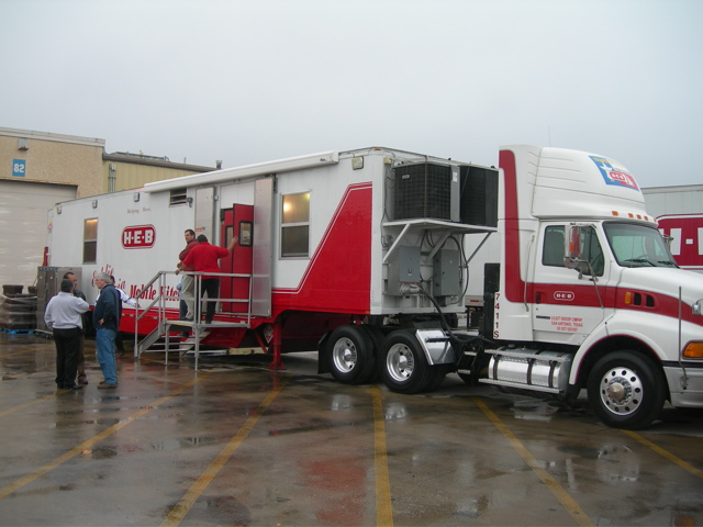 Odessa, TX: HEB Gears up for Feast of Sharing - Mobile Food News