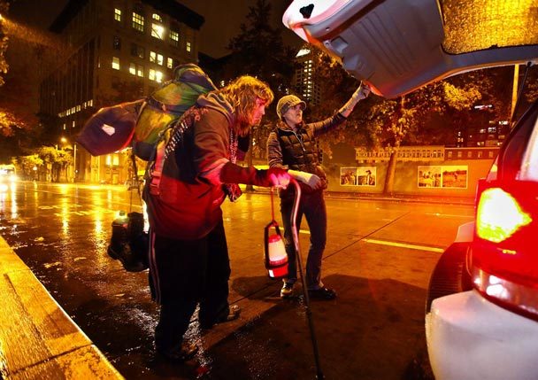 Seattle, WA: Helping Those Who Need Food, Shelter is Round-the-Clock ...