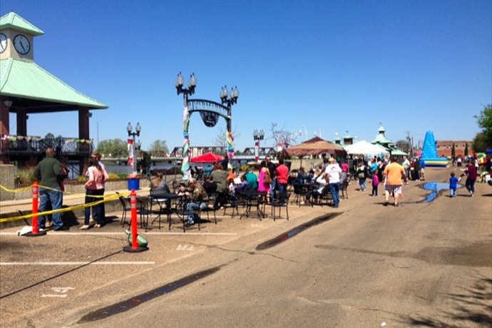 Monroe, LA: Food Trucks Got their Own Day at the RiverMarket - Mobile ...